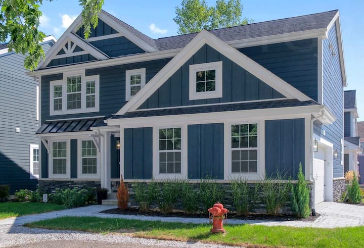 Harbor Club Home | Year-round Heated Pool, Hot Tub - South Haven, MI