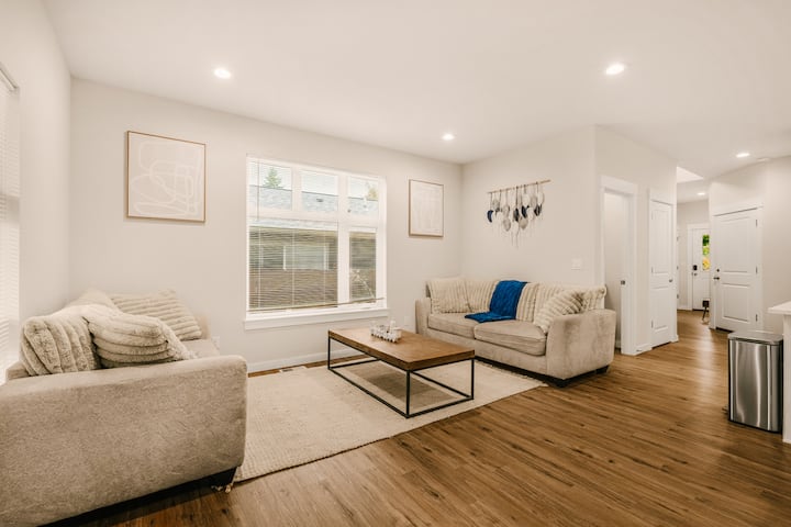 Unique & Cozy Family Home In Downtown W/game Room - Vancouver, WA