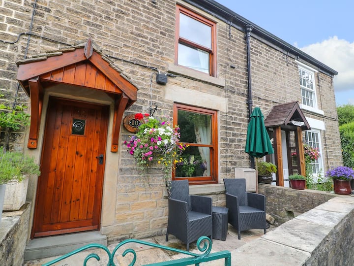 Brook Cottage - Glossop