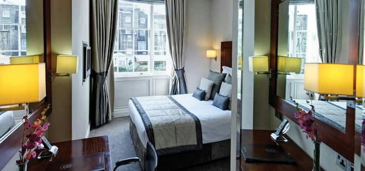 Traditional-style Double Near Covent Garden - Central London