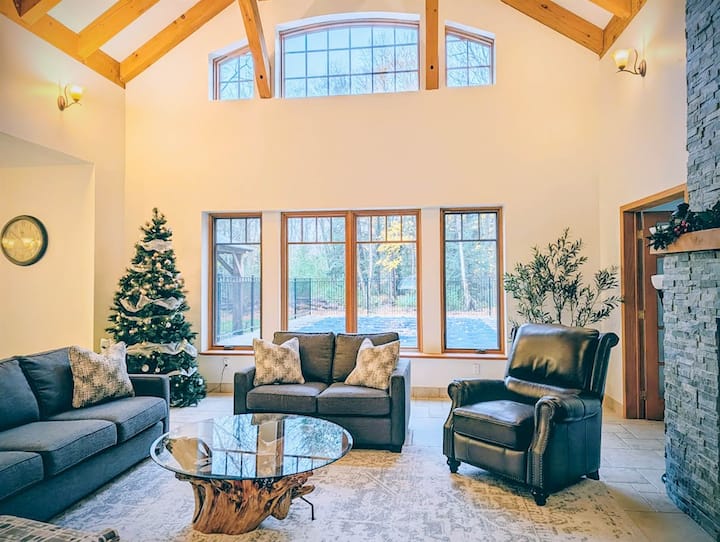 Fireside Magic: A Cozy Christmas Cottage Escape - Bayfield