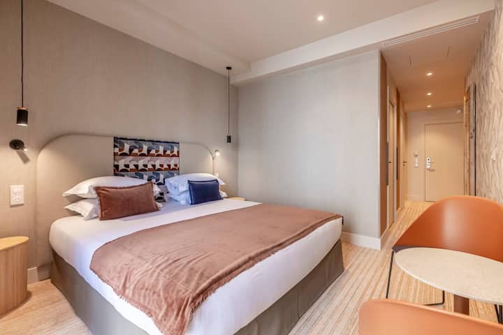 Suites Fl By Sweett | Deluxe Balcony Suite - Levallois-Perret