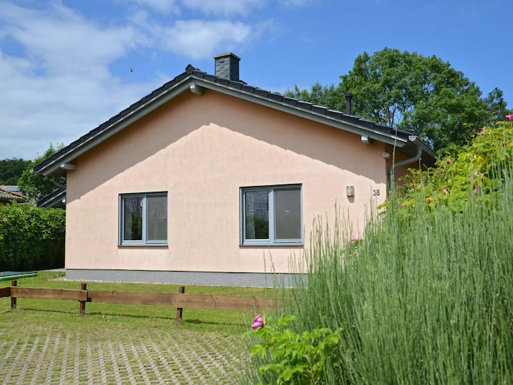 Maison De Vacances Près De La Plage Avec Jardin - Zierow