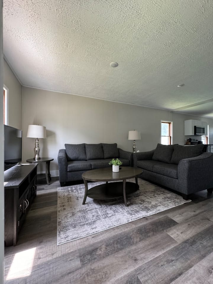 Davenport 2bd Retreat Near Genesis East – Perfect - Davenport, IA