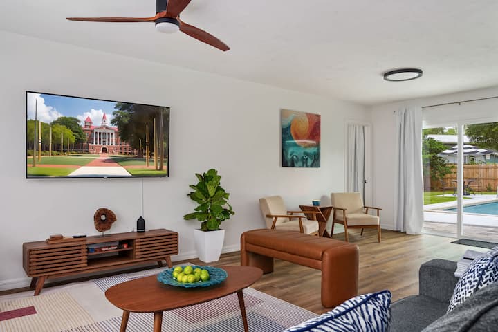 The Monterey | Private Pool • Grill • 4 King Beds - Gainesville, FL