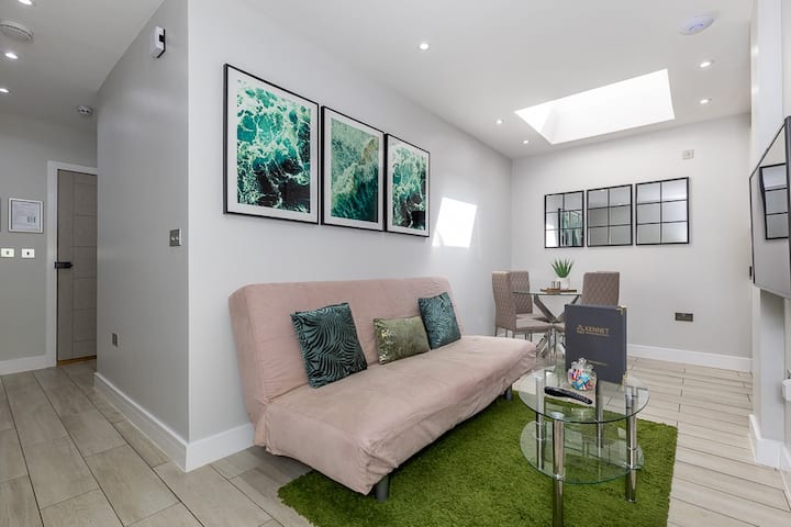 Elm House - 1-bed, 1-bath With Private Terrace - Reading