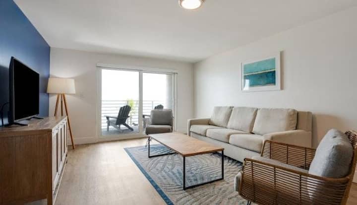 Don’t Miss Morada Bay’s Full Moon Beach Party - Islamorada, FL