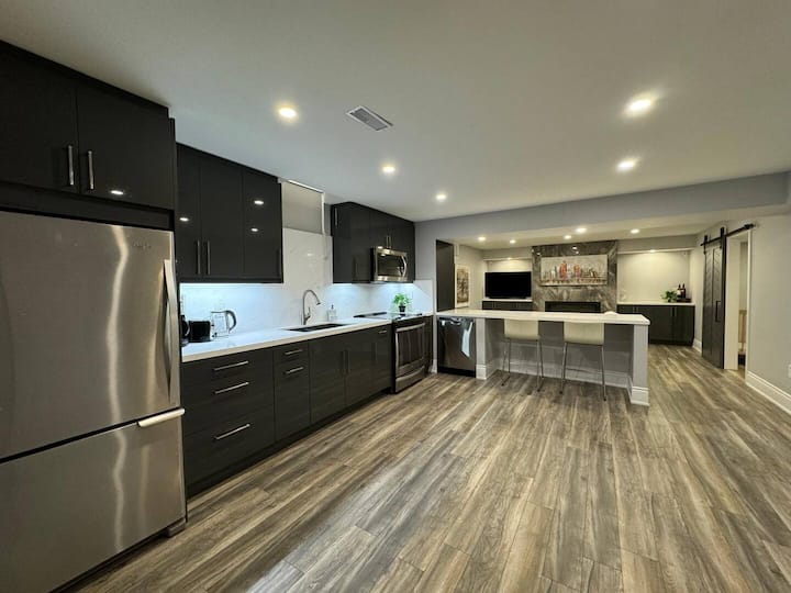 Luxury At Canada's Wonderland - Vaughan