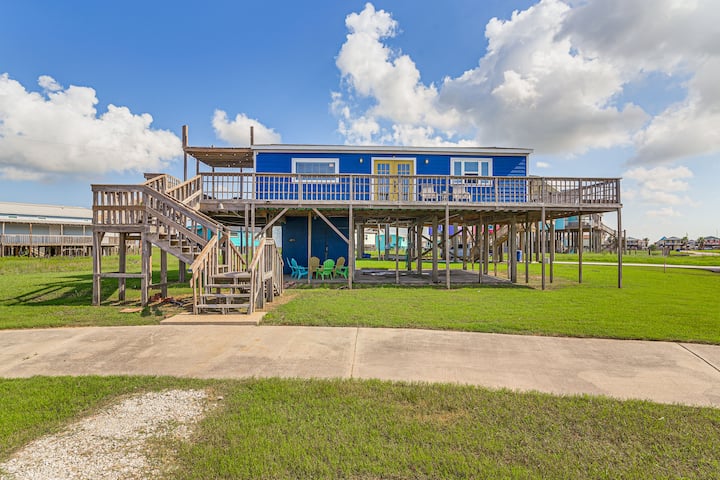 Walk To Sand: Surfside Beach Getaway W/ Deck - Freeport, TX