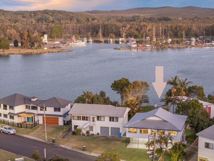 Luxury Waterfront Home - Evans Head