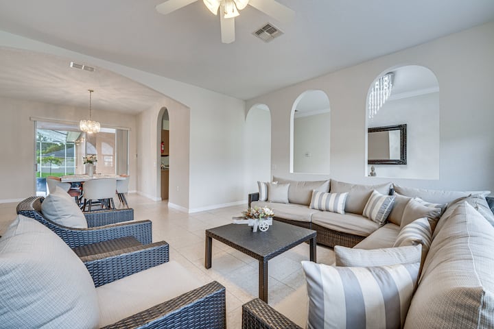 Fully Furnished Home W/ Pool | 31+ Night Stays - Haines City, FL