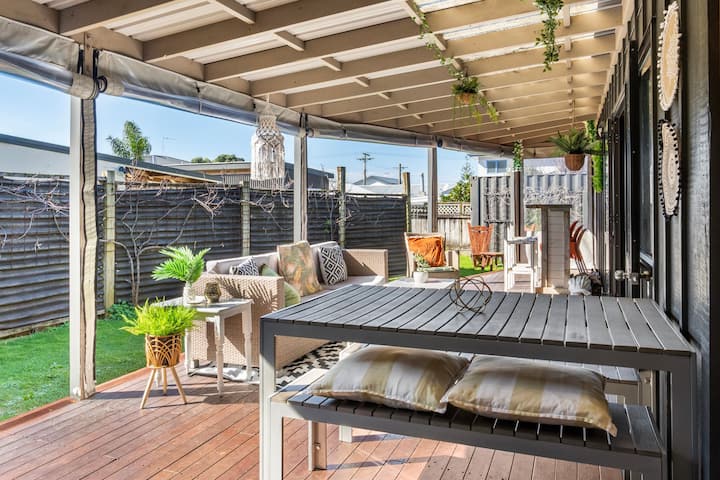 Beach Road Charmer - Waihi