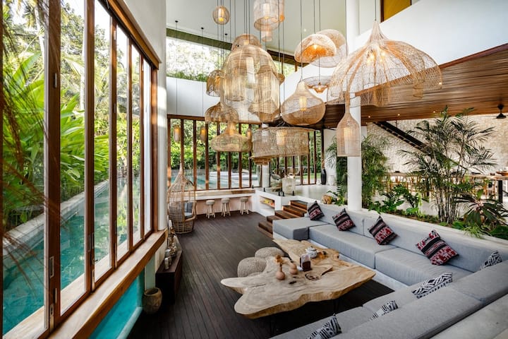 Villa Arroyo: 6+1br W/ Cinema, Jacuzzi,jungle View - Ubud
