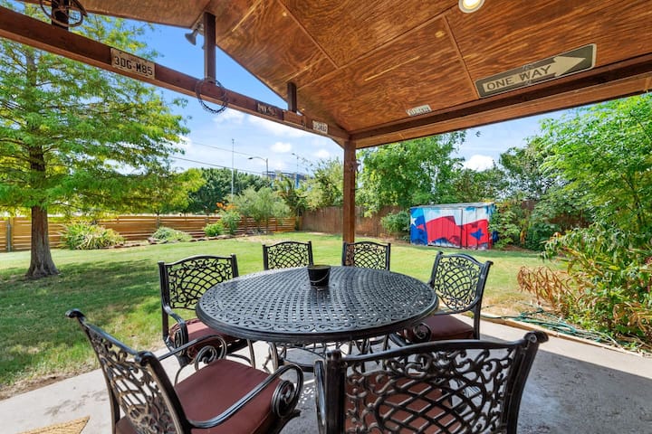 Casa Tejas Midterm Rental - Arlington, TX