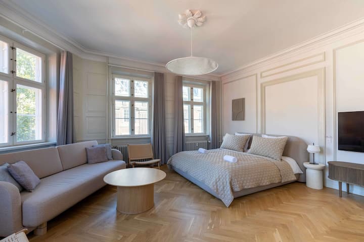 Spacious Apartment On Lively & Vibrant Street - Kopenhagen
