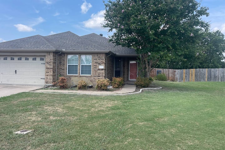 Pet-friendly Midlothian Home Near Wedding Venues! - Midlothian, TX