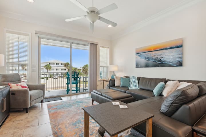 Amelia Sunrise - Oceanfront, Bikes, & Beach Access - Amelia Island, FL