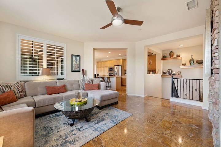 Gorgeous Condo, Community Pool, Spa - Palm Desert, CA