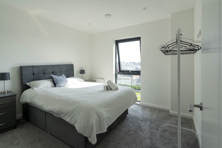 2 Bedroom Apartment | Belfast City Center - Belfast