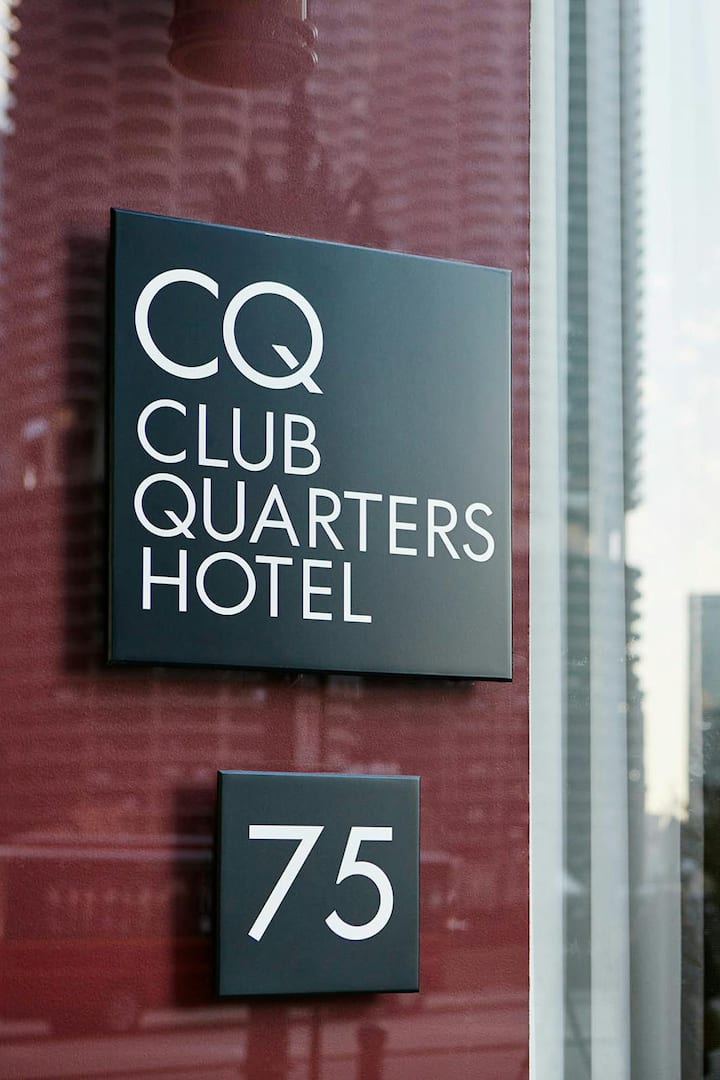 An Easy Walk To The Art Institute - Chicago, IL