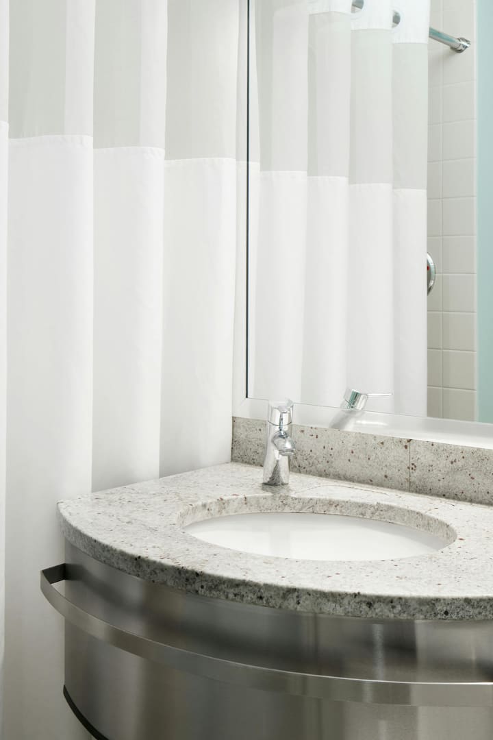 An Easy Walk To The Art Institute - Chicago