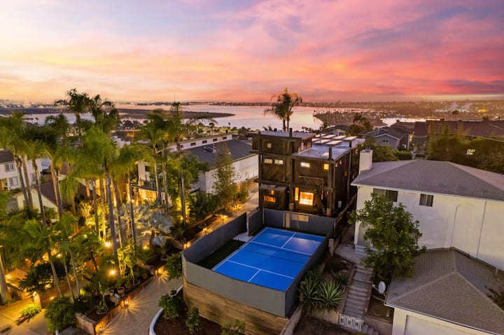 Stunning Bay Views: Pickleball & Hot Tub - Birdland - San Diego