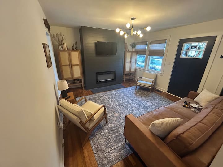 Luxe 2-bedroom Duplex, Moments From It All! - Greenwood, SC