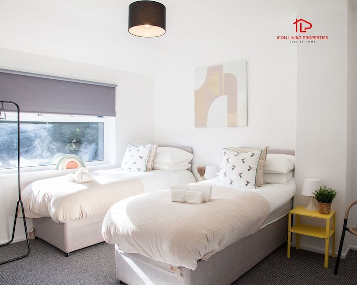 Long-stay Discount |Relocation |Business |Sleeps 7 - Warrington