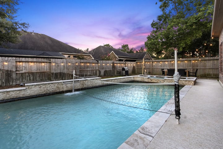 The Roman | Pool Volleyball Oasis |Sleeps 18 - Houston, TX