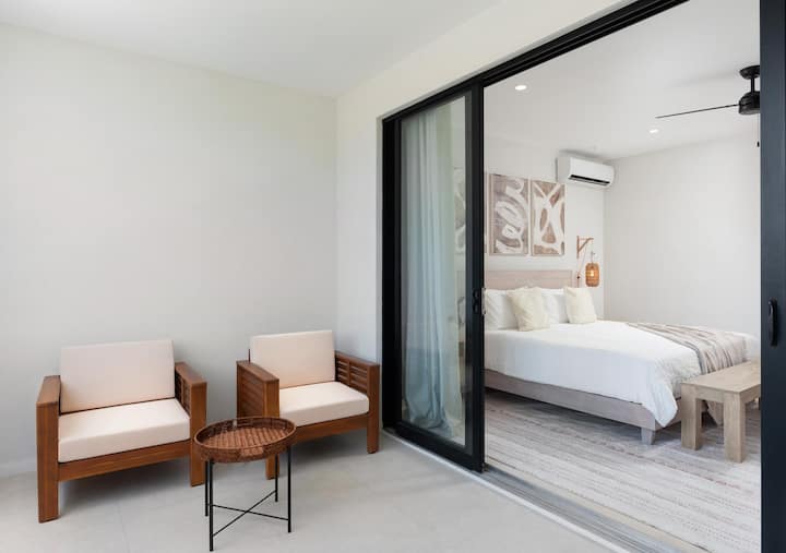 Beach Club Access, Chic Home, Pool, Near Holetown - Barbados