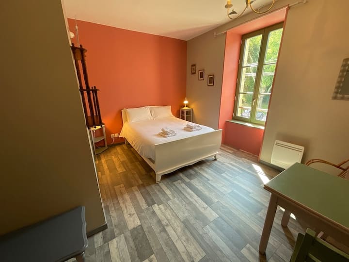 Chambre Double Dans Le Tiers Lieu Tavarn Ty Gar - Hennebont