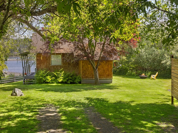 Newly Listed! Cozy Historic Cottage Near Town! - Friday Harbor, WA