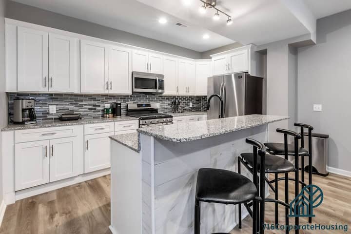 4 Bed 2 Bath Single-family House + Garage 14th St - Buffalo, NY