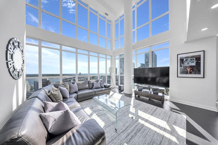 Rentx|lakeview 2-storey Penthouse Paradise - Toronto