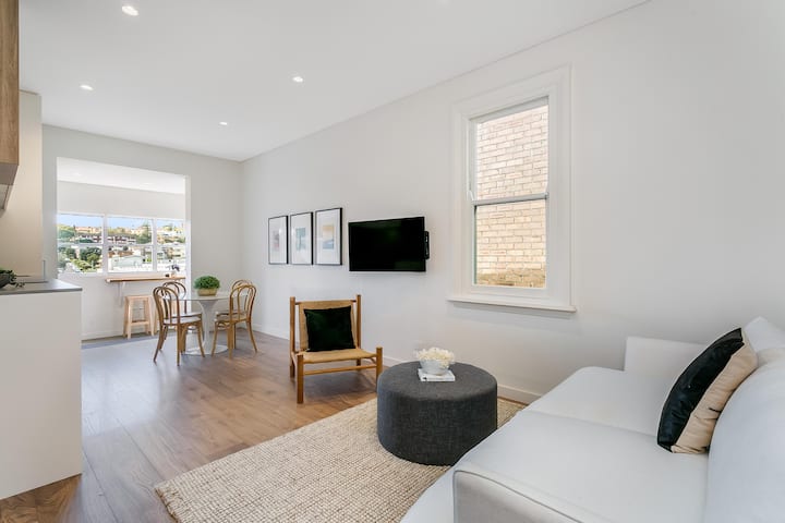 Coogee Contemporary Comfort | Beach At Your Door - Coogee