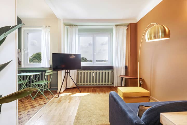 Elegant 1br Apartment W/ Full Kitchen & Workspace - Luxemburg