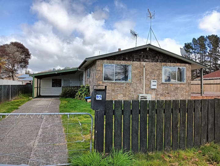 3 Bedroom House, 95 Aquirus Drive, Rotorua - Rotorua