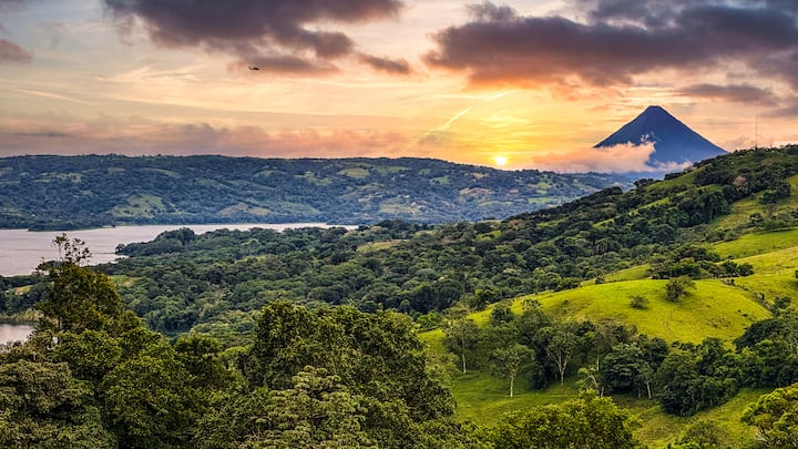 Your Monteverde - La Fortuna Connection & Tucans - Costa Rica