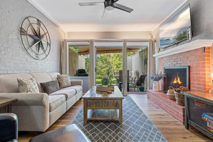 Walk To Pwky~fireplace~wooded~ground Floor - Pigeon Forge, TN