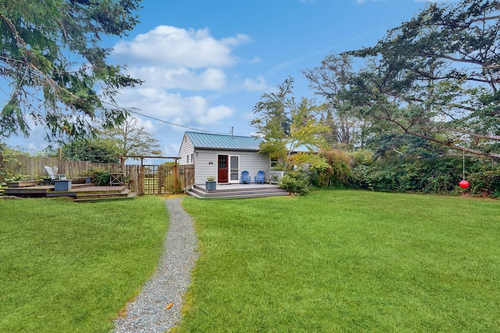 2br Family Friendly Getaway With Deck And Bay View - Anacortes, WA