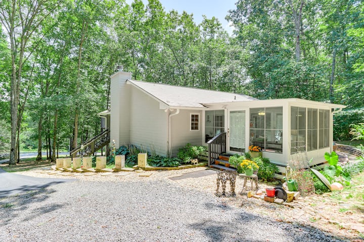 Pet-friendly Home W/ Hot Tub In Blue Ridge! - Blue Ridge, GA