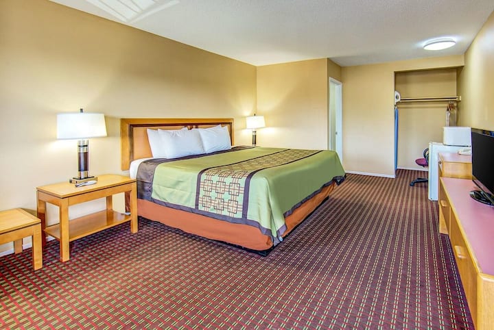 Close To Ashland Vineyards & Winery, Free Parking - Ashland, OR