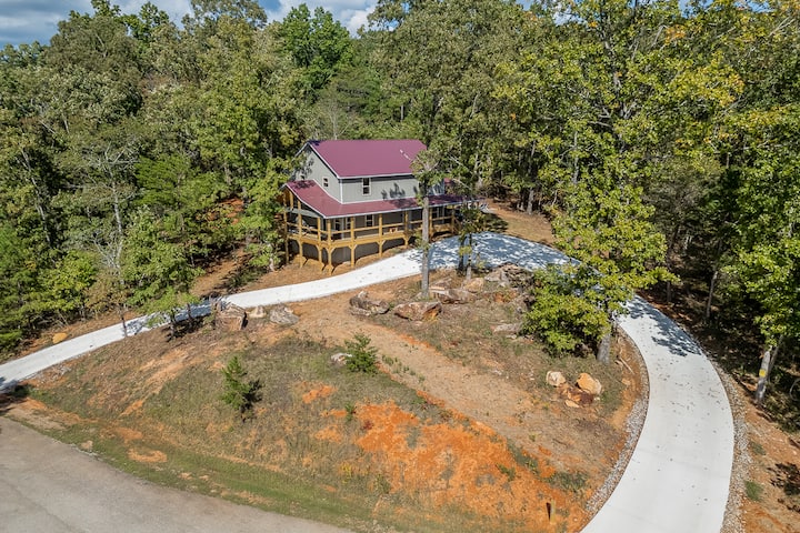 Brand New 5 Br W/ Huge Covered Decks, Firepit - Clarkesville, GA