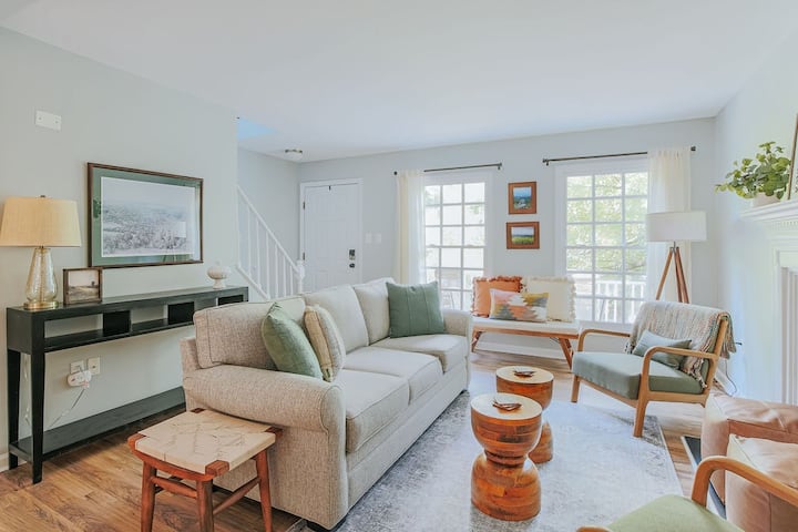 Stuart Cottage: Walk To Downtown + Sleeps 8 - Staunton, VA