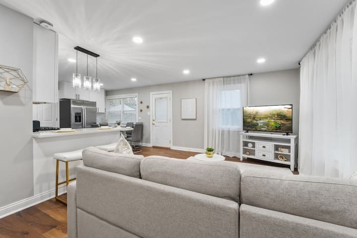 Private Patio W/ Bbq Grill | Lcp Collection - Arlington Heights, IL