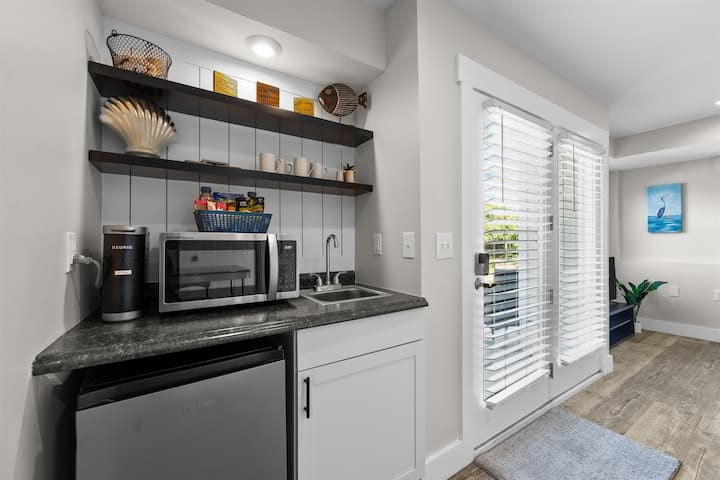 Salt Air & Simple Stays | Cozy 1br By The Beach - Surf City, NC