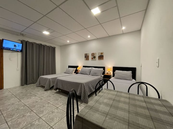 Villa Bilac Large Studio 2km To Vila Germanica 20 - Blumenau