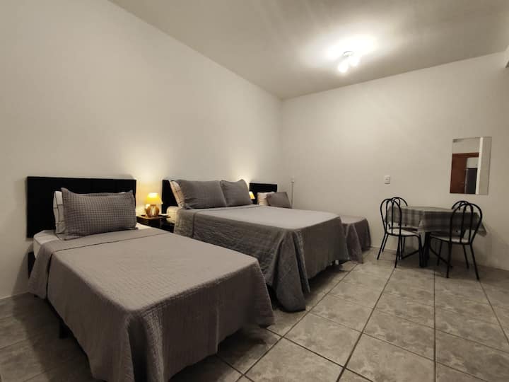 Villa Bilac Large Studio 2km To Vila Germanica 20 - Blumenau