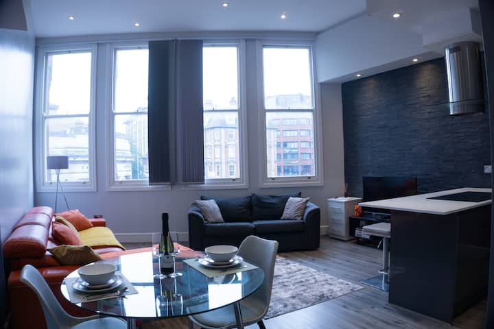 Spacious Apartment In City Centre - Free Parking - Nottingham