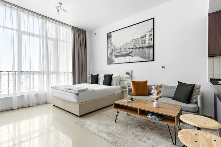 Silkhaus Hydra Avenue | Large Studio By Reem Park - Abou Dabi